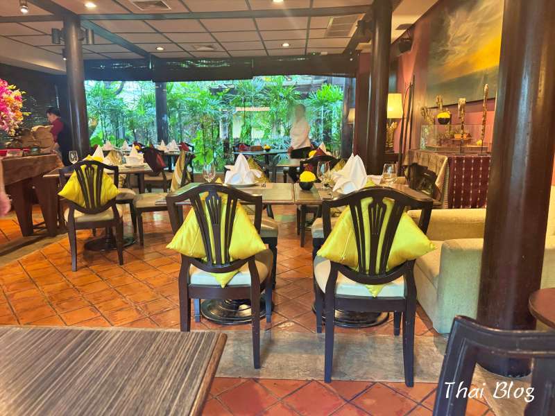 バンコク・シーロムの隠れ家で味わう、本物のタイ料理「Ruen Urai (ルアンウライ)」 - Thai Blog